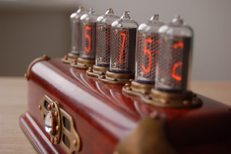 Vacuum Tube Clock HAL 9000 - Nixie Tube Clocks